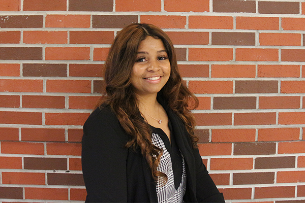 Jasmine Hebert named Spring 2019 Oustanding Management Graduate | B.I ...